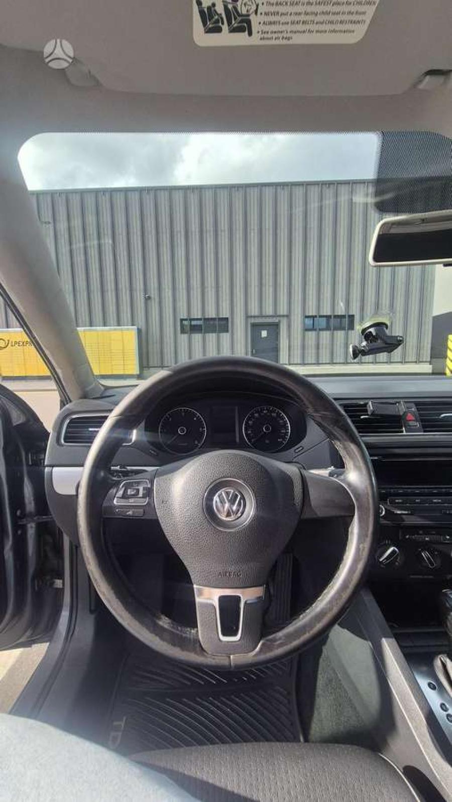 Pelēks Volkswagen Jetta 2012 Viļņa, ar dzinēja tilpumu 1.97 L un nobraukumu 278 tūkst. km par 3650 €, foto 39 vietnē AUTOMOTO.COM.LV