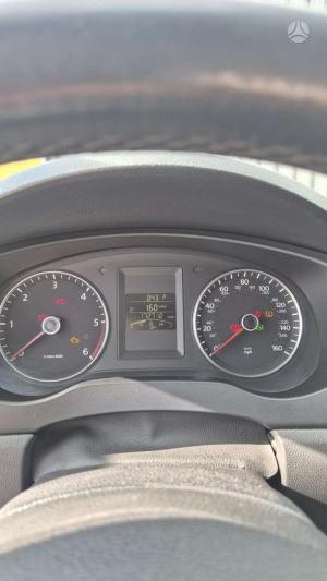 Pelēks Volkswagen Jetta 2012 Viļņa, ar dzinēja tilpumu 1.97 L un nobraukumu 278 tūkst. km par 3650 €, foto 42 vietnē AUTOMOTO.COM.LV