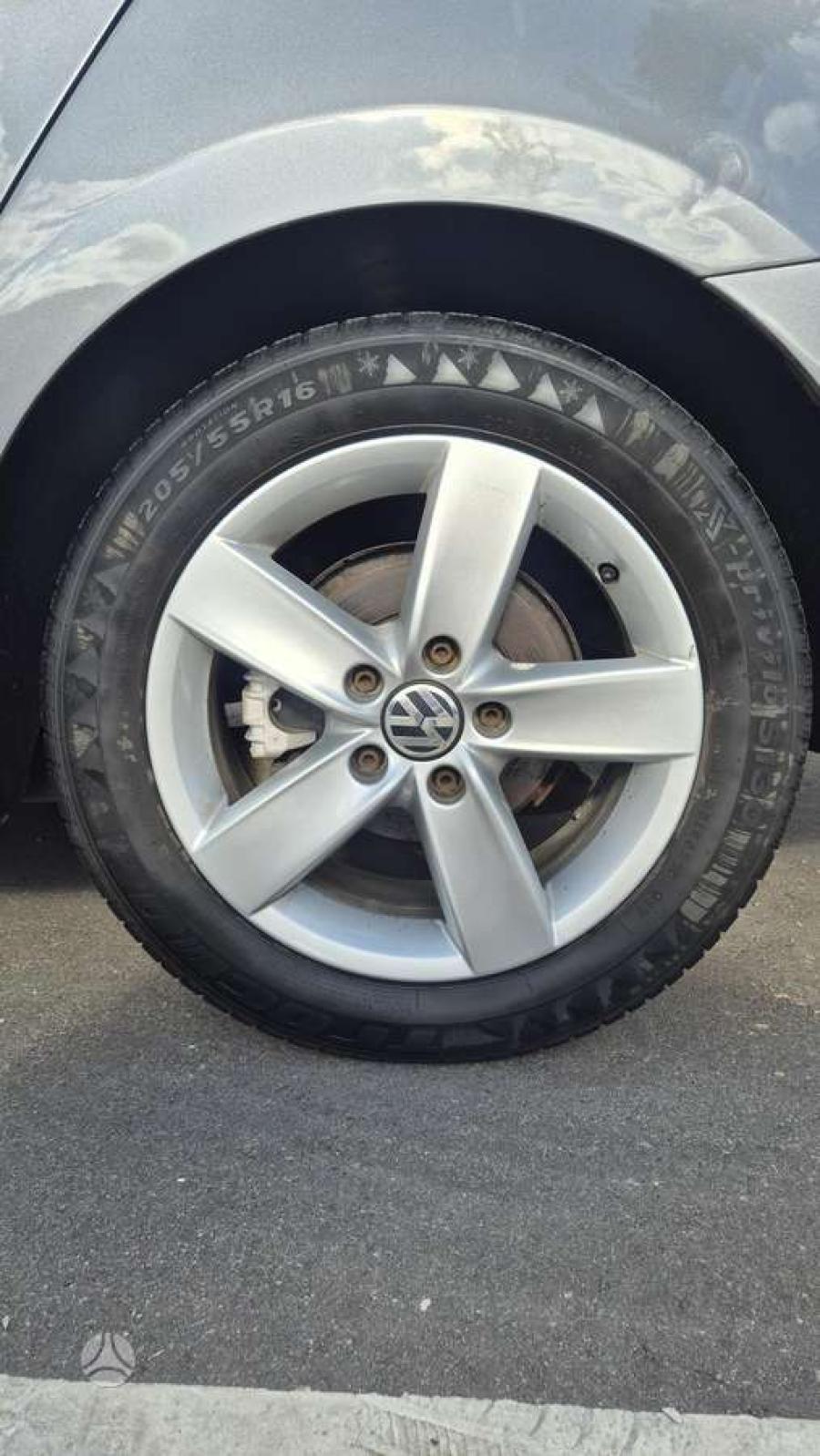 Pelēks Volkswagen Jetta 2012 Viļņa, ar dzinēja tilpumu 1.97 L un nobraukumu 278 tūkst. km par 3650 €, foto 46 vietnē AUTOMOTO.COM.LV
