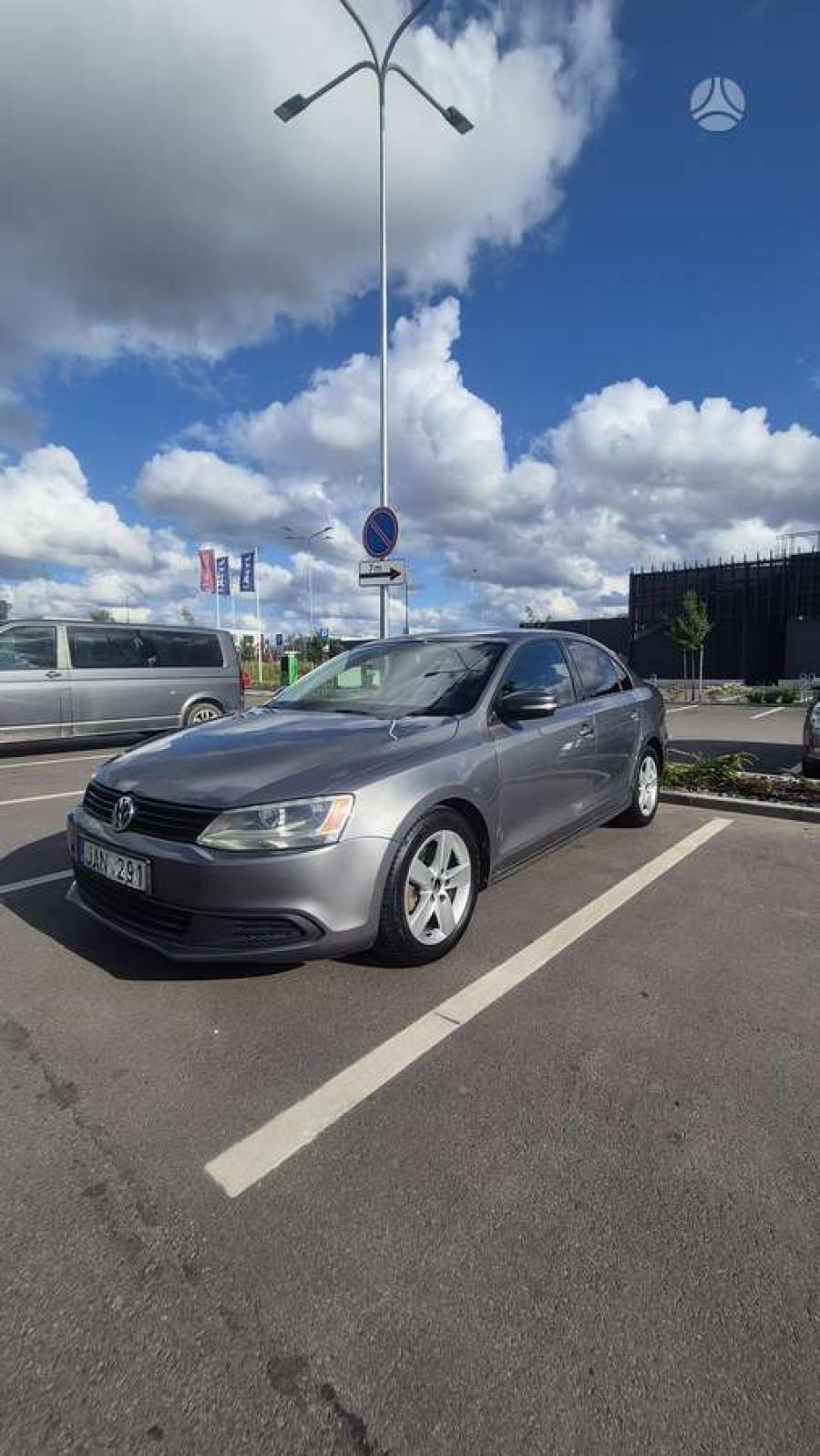 Pelēks Volkswagen Jetta 2012 Viļņa, ar dzinēja tilpumu 1.97 L un nobraukumu 278 tūkst. km par 3650 €, foto 52 vietnē AUTOMOTO.COM.LV