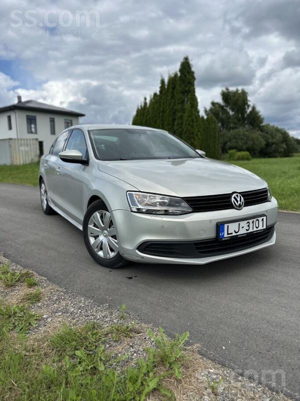 Pelēks Volkswagen Jetta 2012 Rīga, ar dzinēja tilpumu 1.40 L un nobraukumu 245 tūkst. km par 2890 €, foto 1 vietnē AUTOMOTO.COM.LV