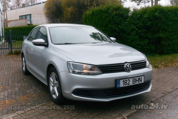 Grey Volkswagen Jetta 2012 in Tallinn, with an engine capacity of 1.40 L and mileage of 136 thousand km for 5000 €, photo 1 on AUTOMOTO.COM.LV