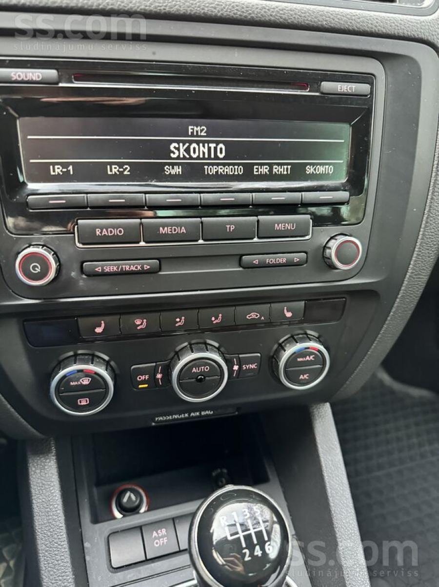 Pelēks Volkswagen Jetta 2012 Rīga, ar dzinēja tilpumu 1.20 L un nobraukumu 0 tūkst. km par 2690 €, foto 3 vietnē AUTOMOTO.COM.LV