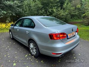 Pelēks Volkswagen Jetta 2012 Tallina, ar dzinēja tilpumu 1.40 L un nobraukumu 177 tūkst. km par 4100 €, foto 5 vietnē AUTOMOTO.COM.LV