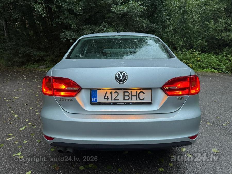 Pelēks Volkswagen Jetta 2012 Tallina, ar dzinēja tilpumu 1.40 L un nobraukumu 177 tūkst. km par 4100 €, foto 7 vietnē AUTOMOTO.COM.LV