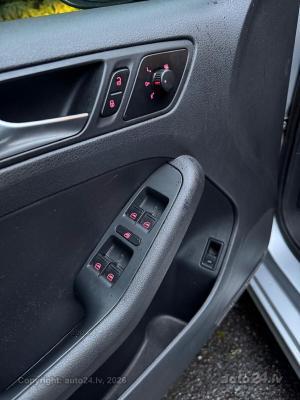 Pelēks Volkswagen Jetta 2012 Tallina, ar dzinēja tilpumu 1.40 L un nobraukumu 177 tūkst. km par 4100 €, foto 16 vietnē AUTOMOTO.COM.LV