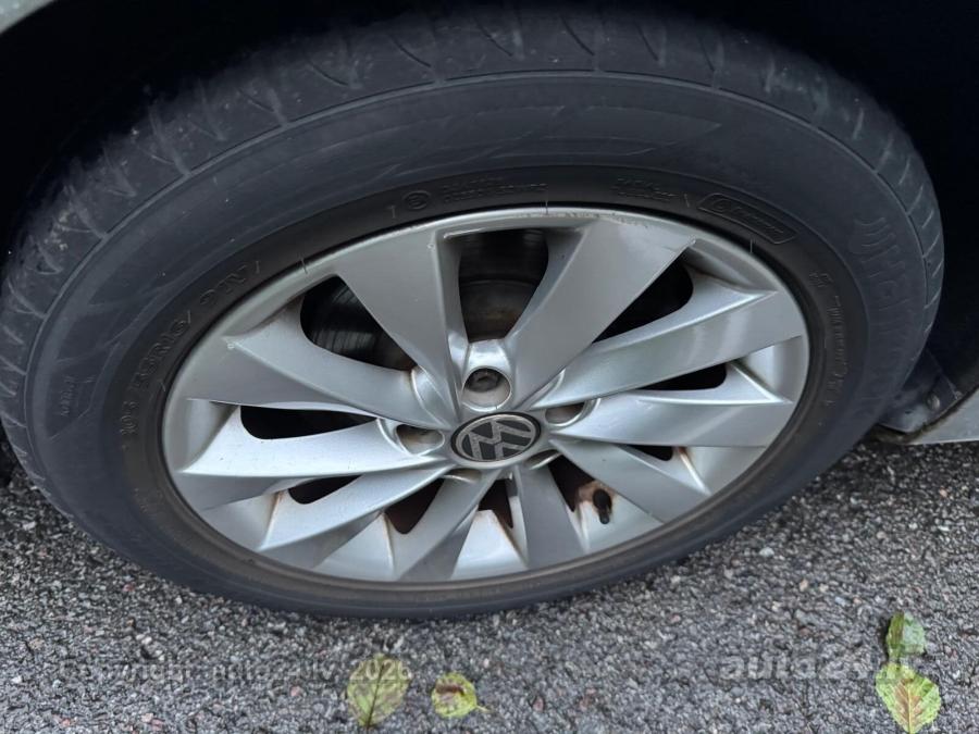 Pelēks Volkswagen Jetta 2012 Tallina, ar dzinēja tilpumu 1.40 L un nobraukumu 177 tūkst. km par 4100 €, foto 17 vietnē AUTOMOTO.COM.LV