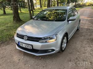 Grey Volkswagen Jetta 2012 in Jelgava, with an engine capacity of 1.40 L and mileage of 197 thousand km for 2990 €, photo  on AUTOMOTO.COM.LV
