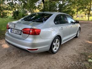 Grey Volkswagen Jetta 2012 in Jelgava, with an engine capacity of 1.40 L and mileage of 197 thousand km for 2990 €, photo 9 on AUTOMOTO.COM.LV