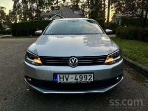 Pelēks Volkswagen Jetta 2012 Rīga, ar dzinēja tilpumu 1.40 L un nobraukumu 190 tūkst. km par 3900 €, foto 6 vietnē AUTOMOTO.COM.LV