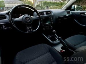 Pelēks Volkswagen Jetta 2012 Rīga, ar dzinēja tilpumu 1.40 L un nobraukumu 190 tūkst. km par 3900 €, foto 13 vietnē AUTOMOTO.COM.LV