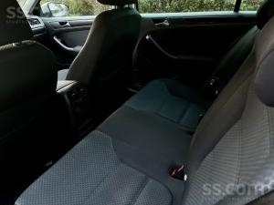 Pelēks Volkswagen Jetta 2012 Rīga, ar dzinēja tilpumu 1.40 L un nobraukumu 190 tūkst. km par 3900 €, foto 15 vietnē AUTOMOTO.COM.LV