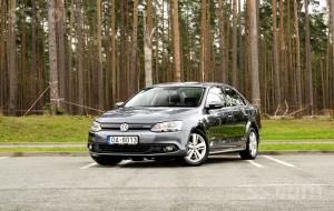 Pelēks Volkswagen Jetta 2013 Rīga, ar dzinēja tilpumu 1.40 L un nobraukumu 175 tūkst. km par 5590 €, foto 4 vietnē AUTOMOTO.COM.LV