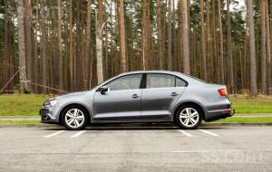 Pelēks Volkswagen Jetta 2013 Rīga, ar dzinēja tilpumu 1.40 L un nobraukumu 175 tūkst. km par 5590 €, foto 5 vietnē AUTOMOTO.COM.LV