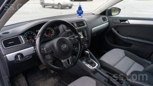 Pelēks Volkswagen Jetta 2013 Rīga, ar dzinēja tilpumu 1.40 L un nobraukumu 175 tūkst. km par 5590 €, foto 10 vietnē AUTOMOTO.COM.LV