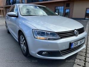 Grey Volkswagen Jetta 2013 in Tallinn, with an engine capacity of 1.40 L and mileage of 198 thousand km for 6446 €, photo 4 on AUTOMOTO.COM.LV