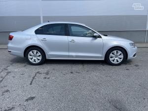 Grey Volkswagen Jetta 2013 in Vilnius, with an engine capacity of 1.60 L and mileage of 200 thousand km for 3500 €, photo 10 on AUTOMOTO.COM.LV