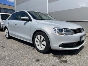 Grey Volkswagen Jetta 2013 in Vilnius, with an engine capacity of 1.60 L and mileage of 200 thousand km for 3500 €, photo 15 on AUTOMOTO.COM.LV