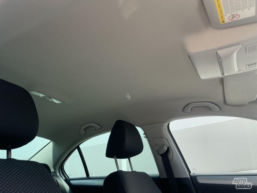 Grey Volkswagen Jetta 2013 in Vilnius, with an engine capacity of 1.60 L and mileage of 200 thousand km for 3500 €, photo 31 on AUTOMOTO.COM.LV