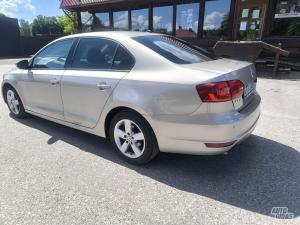 Pelēks Volkswagen Jetta 2013 Kauņa, ar dzinēja tilpumu 1.60 L un nobraukumu 275 tūkst. km par 3800 €, foto 5 vietnē AUTOMOTO.COM.LV