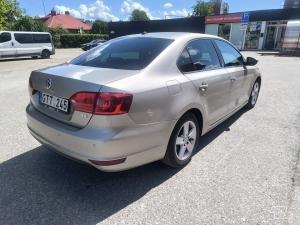 Pelēks Volkswagen Jetta 2013 Kauņa, ar dzinēja tilpumu 1.60 L un nobraukumu 275 tūkst. km par 3800 €, foto 7 vietnē AUTOMOTO.COM.LV