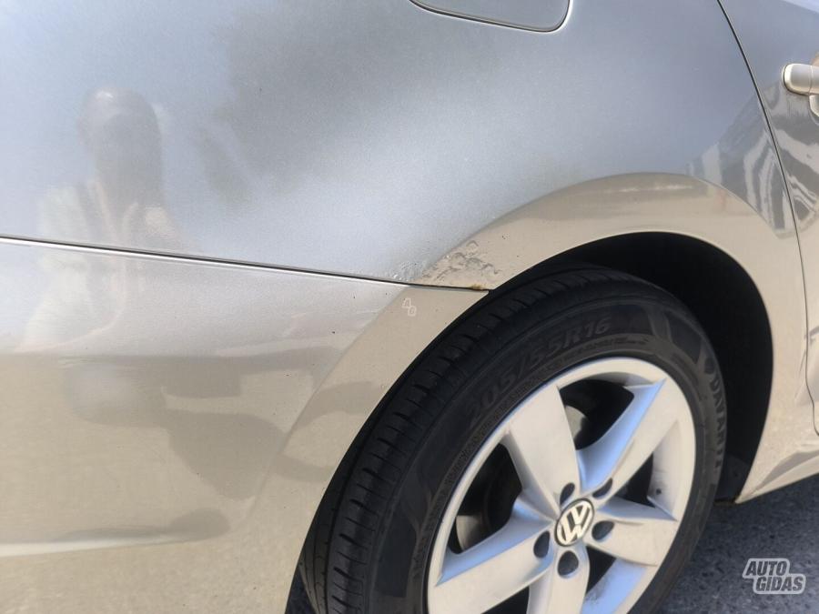 Pelēks Volkswagen Jetta 2013 Kauņa, ar dzinēja tilpumu 1.60 L un nobraukumu 275 tūkst. km par 3800 €, foto 13 vietnē AUTOMOTO.COM.LV