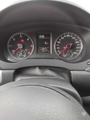 Grey Volkswagen Jetta 2013 in Alytus, with an engine capacity of 1.60 L and mileage of 290 thousand km for 4000 €, photo 11 on AUTOMOTO.COM.LV