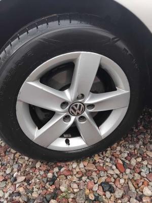 Grey Volkswagen Jetta 2013 in Alytus, with an engine capacity of 1.60 L and mileage of 290 thousand km for 4000 €, photo 14 on AUTOMOTO.COM.LV