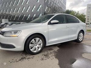 Grey Volkswagen Jetta 2013 in Vilnius, with an engine capacity of 1.60 L and mileage of 200 thousand km for 3300 €, photo  on AUTOMOTO.COM.LV