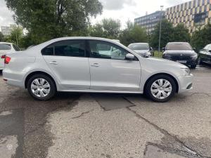 Grey Volkswagen Jetta 2013 in Vilnius, with an engine capacity of 1.60 L and mileage of 200 thousand km for 3300 €, photo 11 on AUTOMOTO.COM.LV