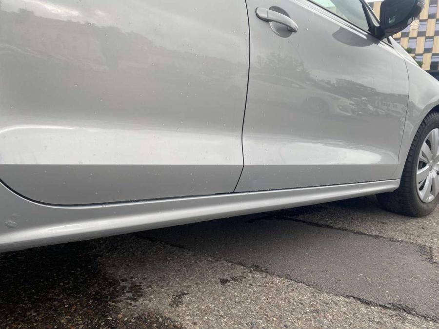 Grey Volkswagen Jetta 2013 in Vilnius, with an engine capacity of 1.60 L and mileage of 200 thousand km for 3300 €, photo 19 on AUTOMOTO.COM.LV