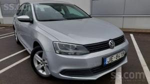 Grey Volkswagen Jetta 2013 in Riga, with an engine capacity of 1.60 L and mileage of 218 thousand km for 4250 €, photo  on AUTOMOTO.COM.LV