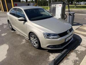 Pelēks Volkswagen Jetta 2013 Kauņa, ar dzinēja tilpumu 1.60 L un nobraukumu 393 tūkst. km par 1700 €, foto 5 vietnē AUTOMOTO.COM.LV
