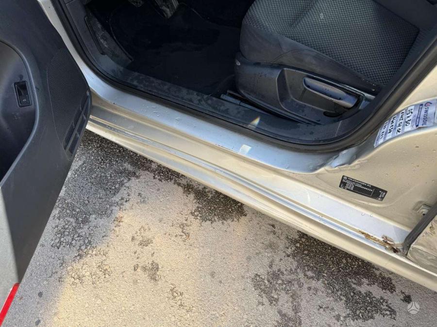 Pelēks Volkswagen Jetta 2013 Kauņa, ar dzinēja tilpumu 1.60 L un nobraukumu 393 tūkst. km par 1700 €, foto 14 vietnē AUTOMOTO.COM.LV