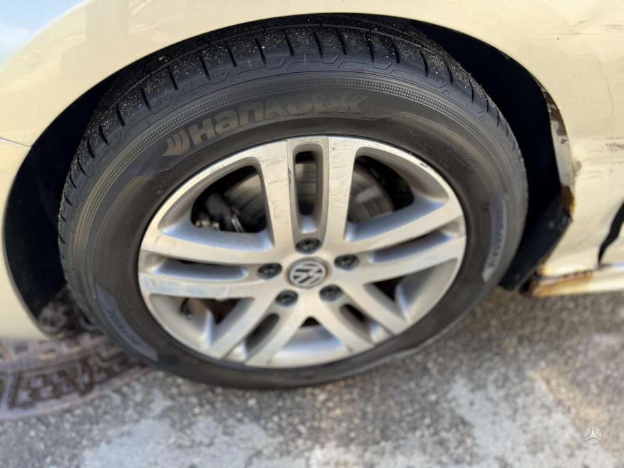 Pelēks Volkswagen Jetta 2013 Kauņa, ar dzinēja tilpumu 1.60 L un nobraukumu 393 tūkst. km par 1700 €, foto 19 vietnē AUTOMOTO.COM.LV