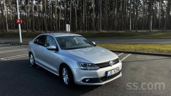 Pelēks Volkswagen Jetta 2013 Rīga, ar dzinēja tilpumu 1.40 L un nobraukumu 167 tūkst. km par 4450 €, foto 1 vietnē AUTOMOTO.COM.LV