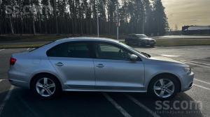 Grey Volkswagen Jetta 2013 in Riga, with an engine capacity of 1.40 L and mileage of 167 thousand km for 4450 €, photo 8 on AUTOMOTO.COM.LV
