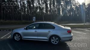 Grey Volkswagen Jetta 2013 in Riga, with an engine capacity of 1.40 L and mileage of 167 thousand km for 4450 €, photo 12 on AUTOMOTO.COM.LV