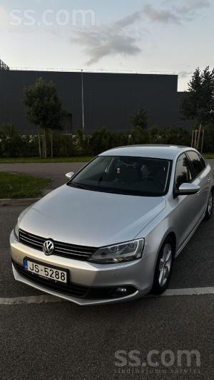 Grey Volkswagen Jetta 2013 in Riga, with an engine capacity of 1.40 L and mileage of 167 thousand km for 4450 €, photo 19 on AUTOMOTO.COM.LV