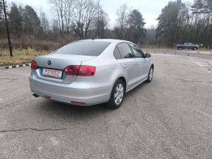 Grey Volkswagen Jetta 2014 in Vilnius, with an engine capacity of 1.80 L and mileage of 182 thousand km for 3700 €, photo 6 on AUTOMOTO.COM.LV