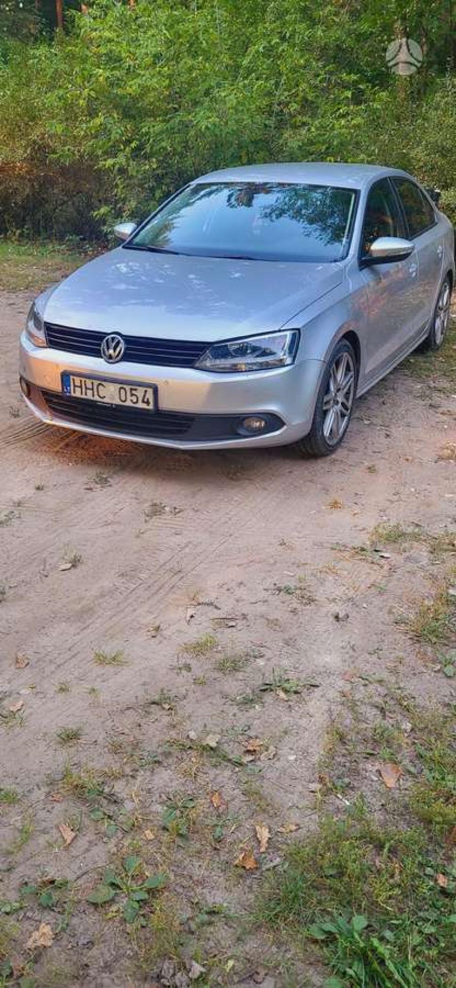 Pelēks Volkswagen Jetta 2014 Viļņa, ar dzinēja tilpumu 1.60 L un nobraukumu 377 tūkst. km par 3800 €, foto 1 vietnē AUTOMOTO.COM.LV