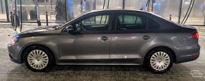 Grey Volkswagen Jetta 2014 in Vilnius, with an engine capacity of 1.60 L and mileage of 255 thousand km for 4500 €, photo 8 on AUTOMOTO.COM.LV