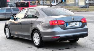 Grey Volkswagen Jetta 2014 in Vilnius, with an engine capacity of 1.60 L and mileage of 255 thousand km for 3950 €, photo 7 on AUTOMOTO.COM.LV