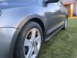 Pelēks Volkswagen Jetta 2014 Viļņa, ar dzinēja tilpumu 1.60 L un nobraukumu 256 tūkst. km par 3949 €, foto 9 vietnē AUTOMOTO.COM.LV