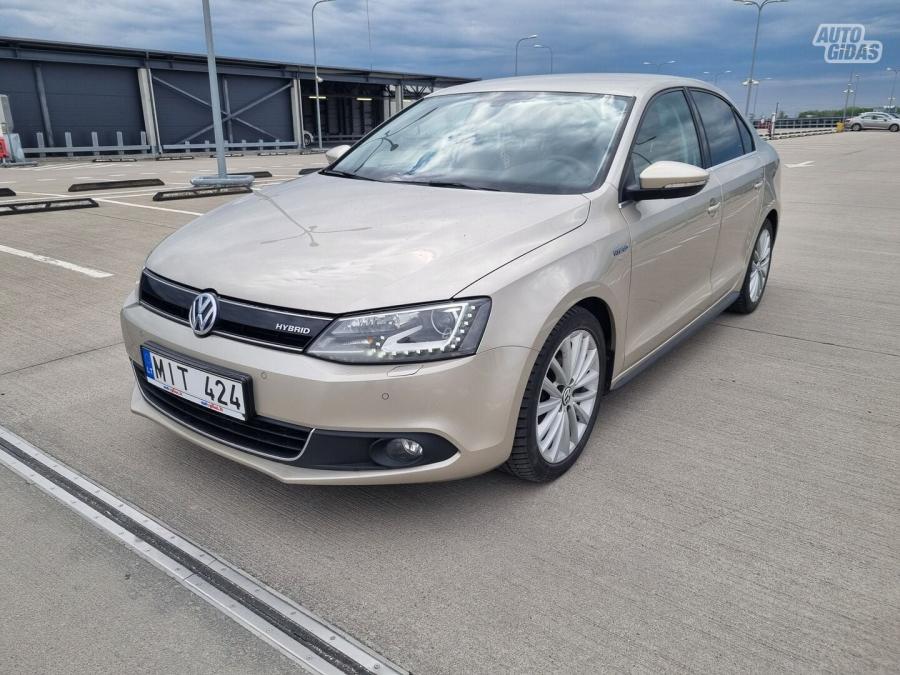 Pelēks Volkswagen Jetta 2014 Kauņa, ar dzinēja tilpumu 1.40 L un nobraukumu 330 tūkst. km par 4950 €, foto 1 vietnē AUTOMOTO.COM.LV