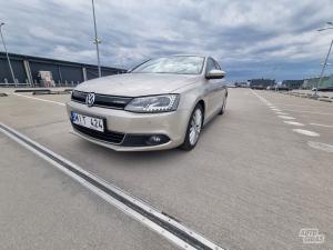 Pelēks Volkswagen Jetta 2014 Kauņa, ar dzinēja tilpumu 1.40 L un nobraukumu 330 tūkst. km par 4950 €, foto 4 vietnē AUTOMOTO.COM.LV