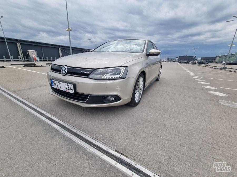 Pelēks Volkswagen Jetta 2014 Kauņa, ar dzinēja tilpumu 1.40 L un nobraukumu 330 tūkst. km par 4950 €, foto 4 vietnē AUTOMOTO.COM.LV