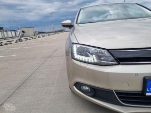Pelēks Volkswagen Jetta 2014 Kauņa, ar dzinēja tilpumu 1.40 L un nobraukumu 330 tūkst. km par 4950 €, foto 8 vietnē AUTOMOTO.COM.LV