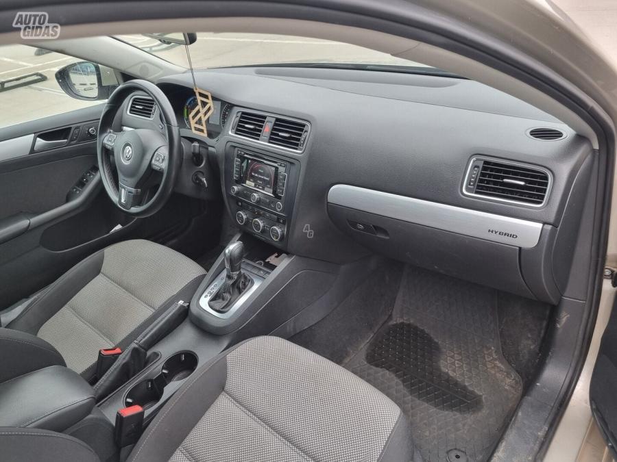 Pelēks Volkswagen Jetta 2014 Kauņa, ar dzinēja tilpumu 1.40 L un nobraukumu 330 tūkst. km par 4950 €, foto 9 vietnē AUTOMOTO.COM.LV