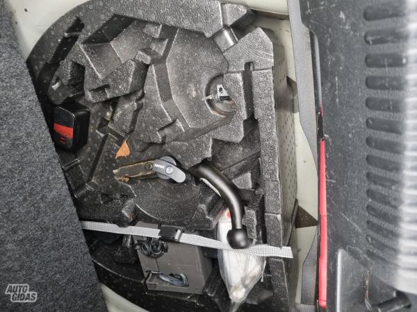 Серый Фольксваген Джетта 2014 в Каунас, объемом двигателя 1.40 л и пробегом 330 тыс. км за 4950 €, фото 10 на AUTOMOTO.COM.LV